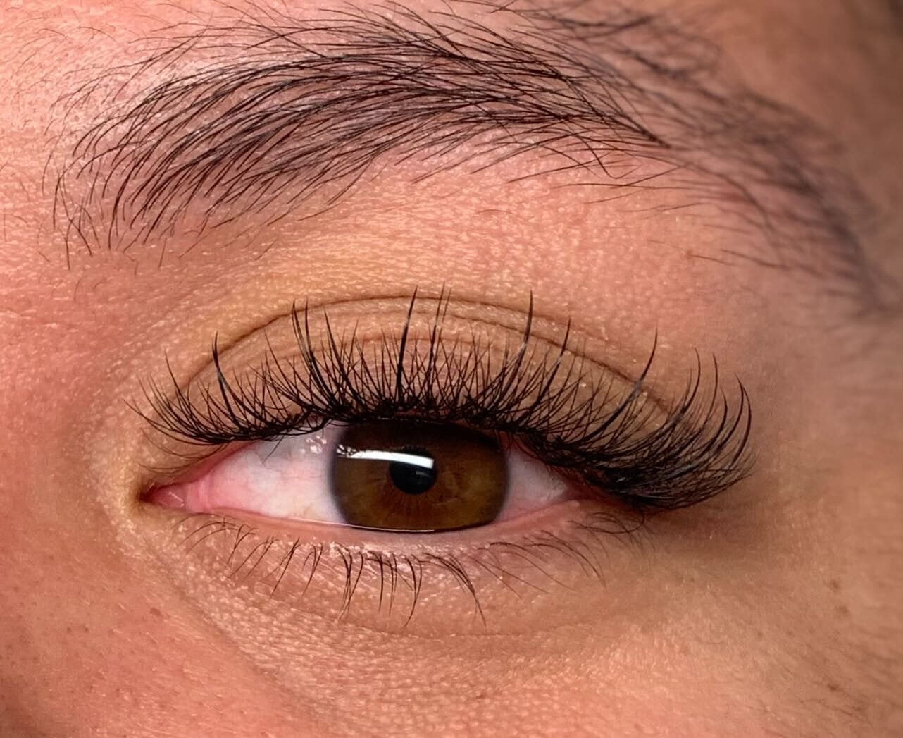 Hybrid Eyelash Extensions Gold Coast | Experts in Hybrid Lashes